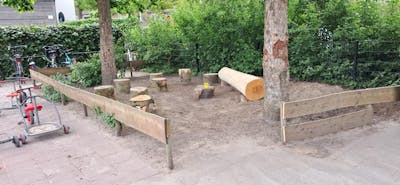 Vertel/leeshoek van boomstammen bij kindcentrum Montijn | in Berichten ...